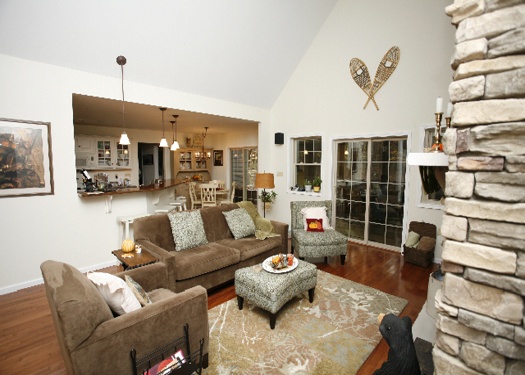 How to Set up the Perfect Living Room/Family Room in Your Poconos Home
